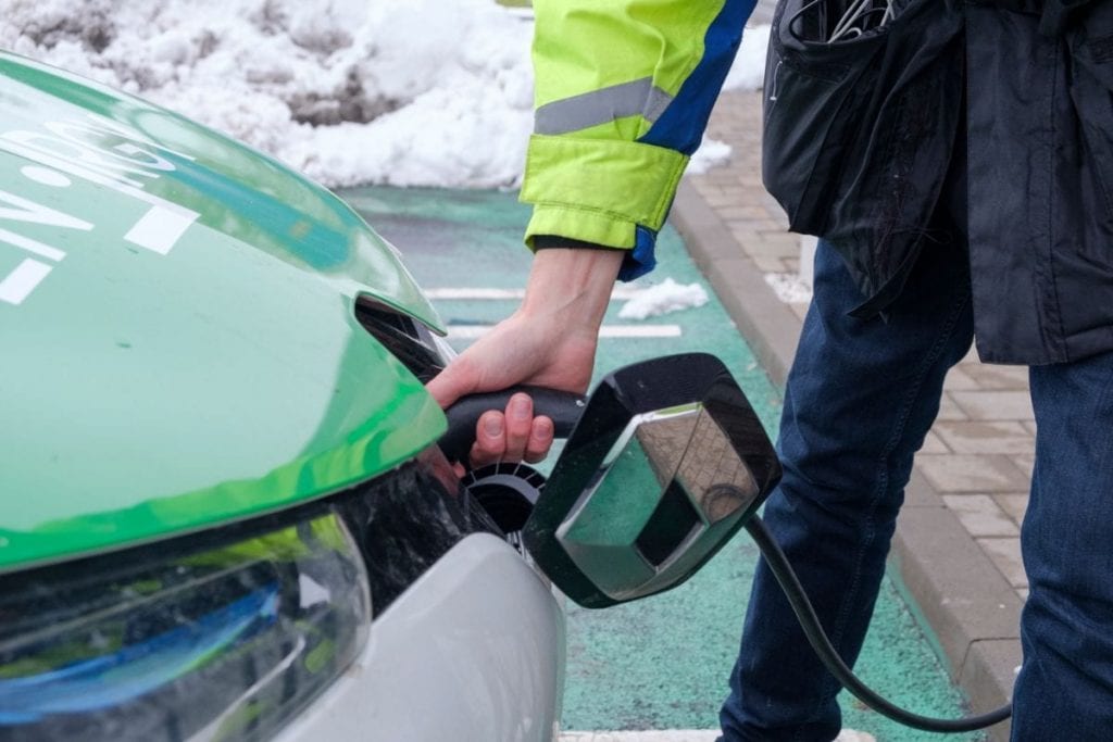 Record mondial: 26.000 de kilometri cu Renault Zoe prin România, țara ...